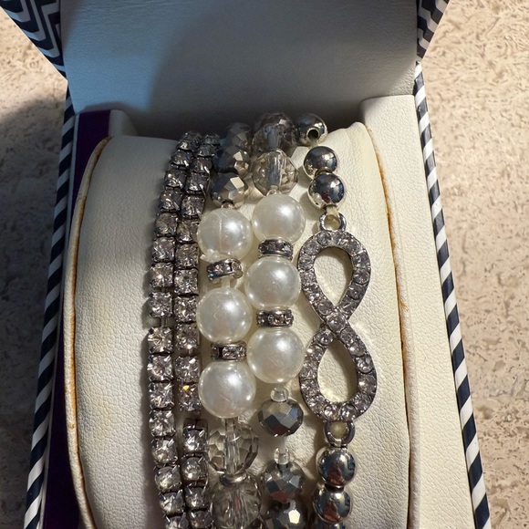 bella Perlina | Jewelry | Bella Perlina Elegant Silver And White ...